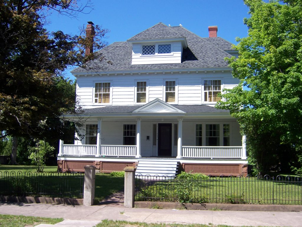 Peter E. Ruppe House — Copper Country Architects